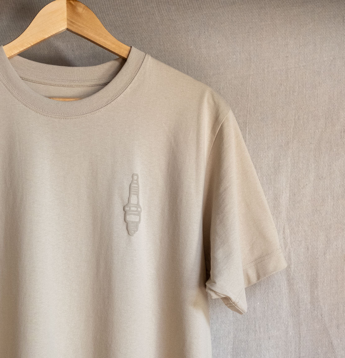 Plug Type 2 Tee - Desert Dust - Idle Torque